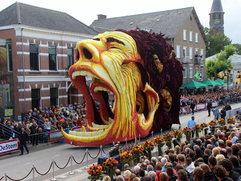 Ipinagdiriwang ng isang parada sa Netherlands si Vincent van Gogh na may mga higanteng float na gawa sa mga bulaklak 9850_5